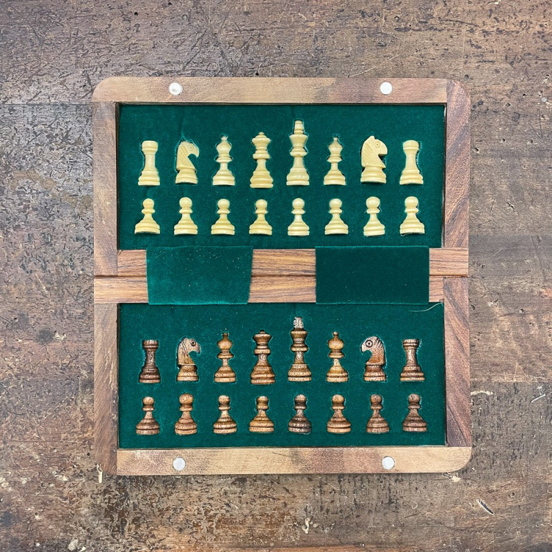 Folding chess set