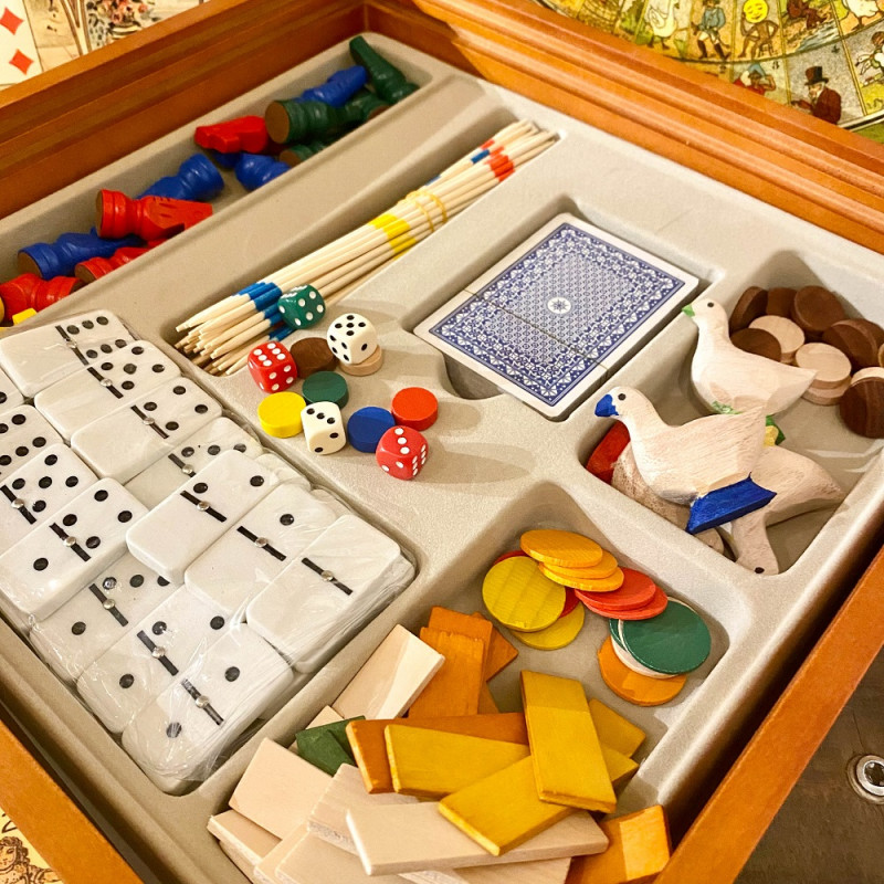 Set of 8 traditional games