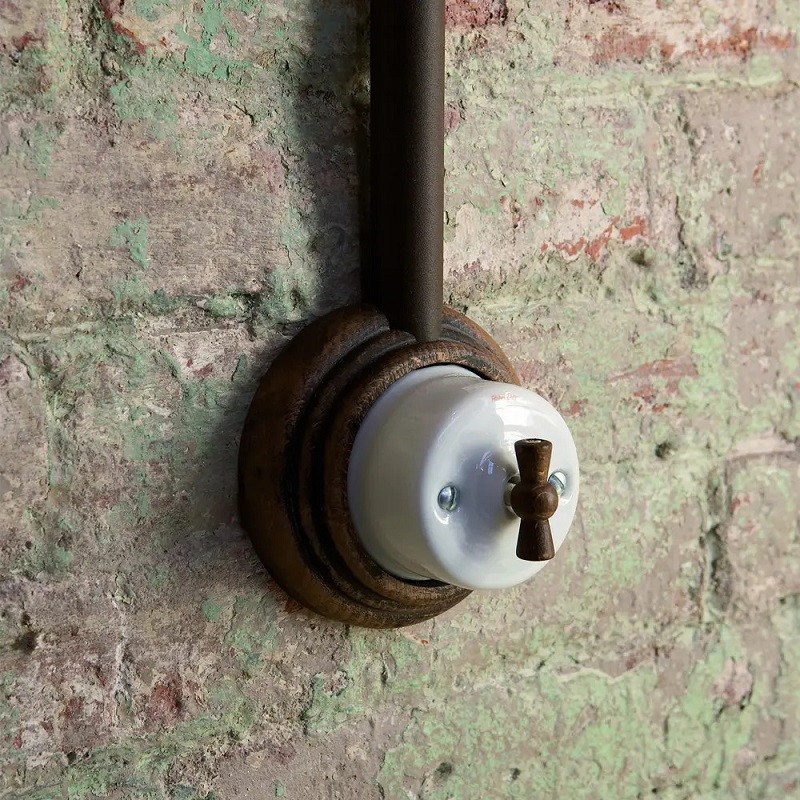 Porcelain surface-mounted toggle switch