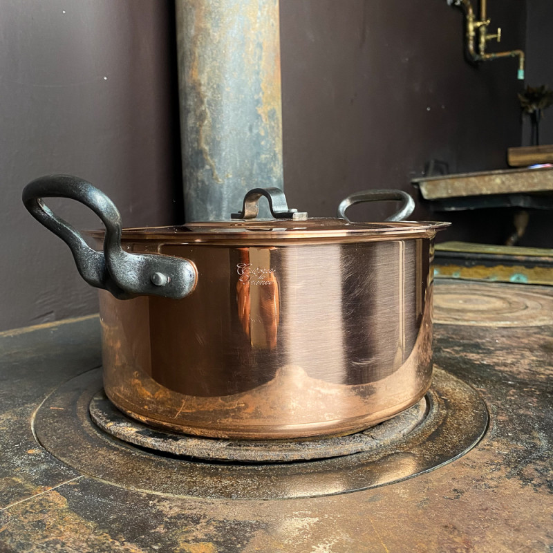 Pot with tinned copper lid