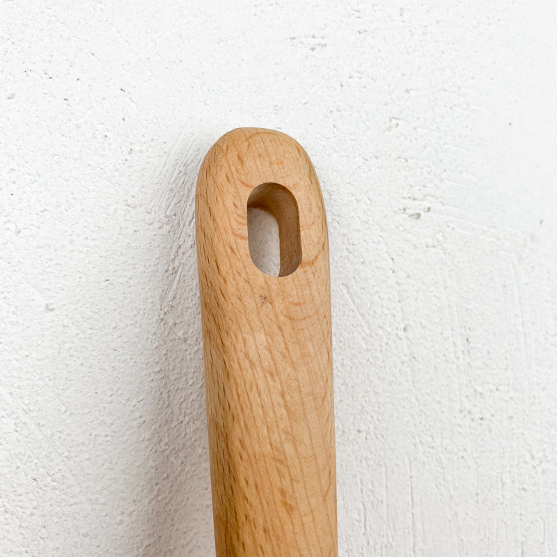 Wooden fish shovel