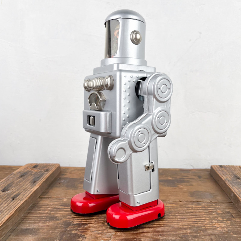 Robot spaceman géant