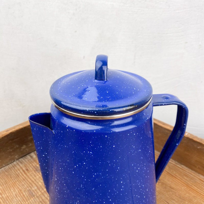 Blue kettle with percolator