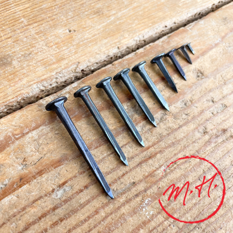 Hollow-seeded blued steel nails