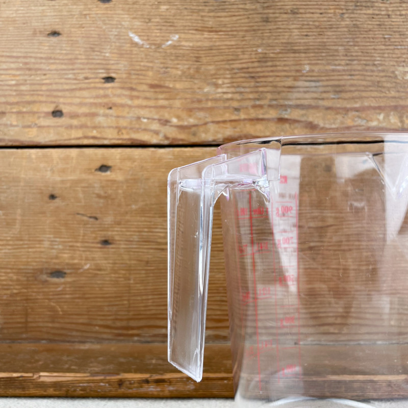 Plastic measuring glass 1L