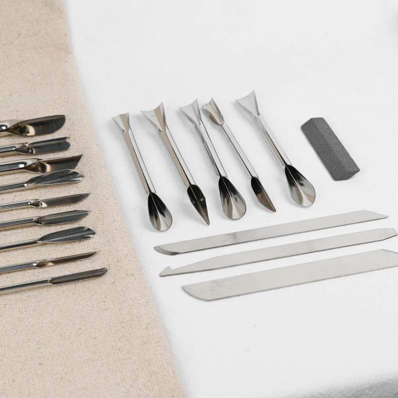 Kit of 18 decorating gouges
