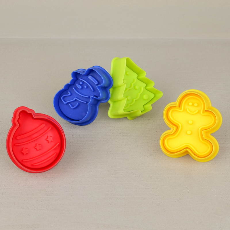 Christmas cookie cutters with pusher x4