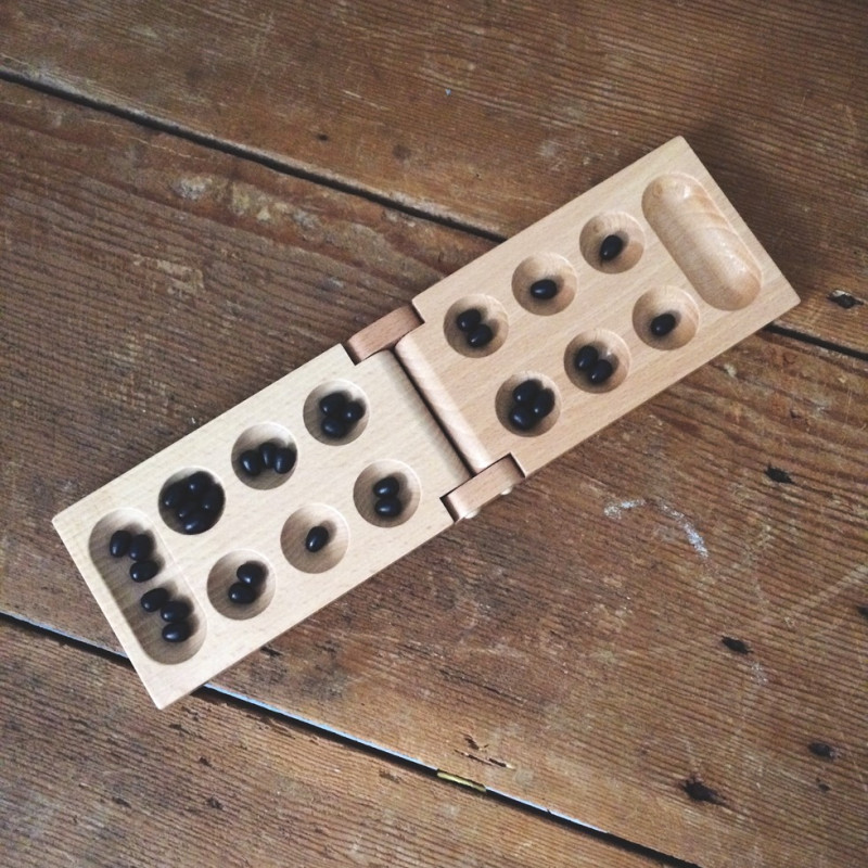 Jeu de stratégie "Awale"