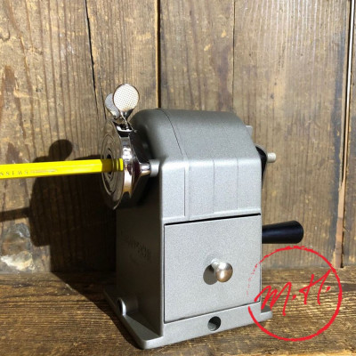 Taille-crayon à manivelle de table