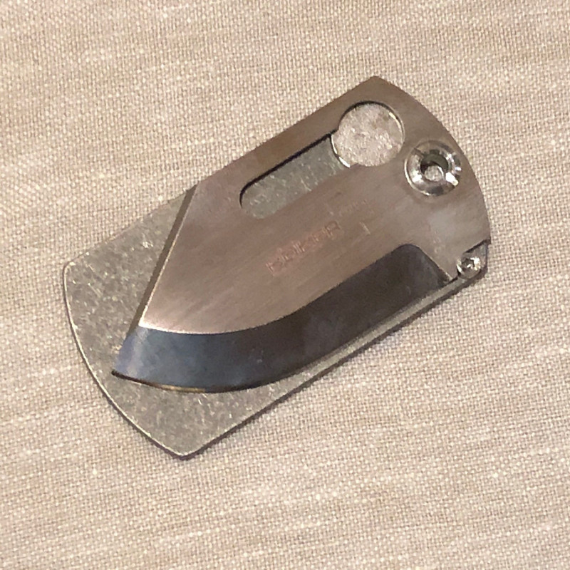Couteau Dog Tag Knife