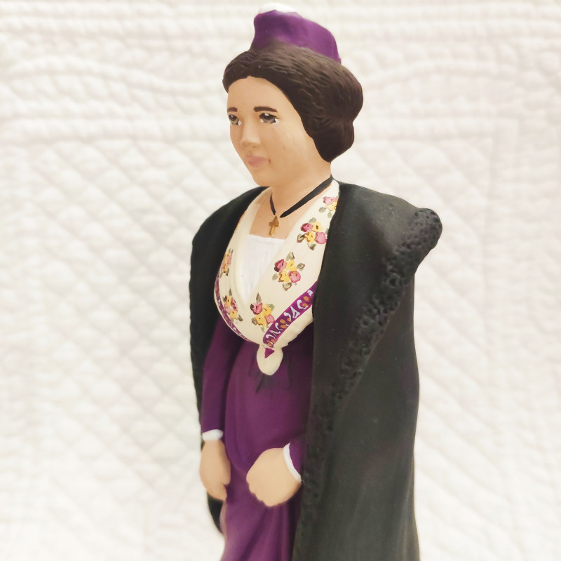 Arlésienne à la cape 18cm