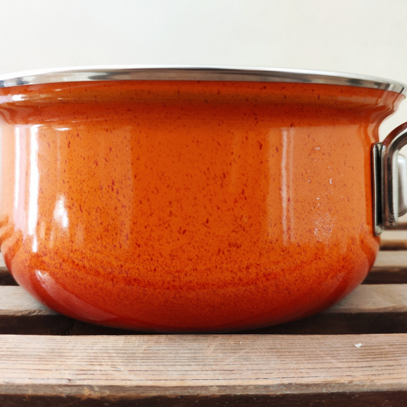 Enamelled orange saucepan Ø16